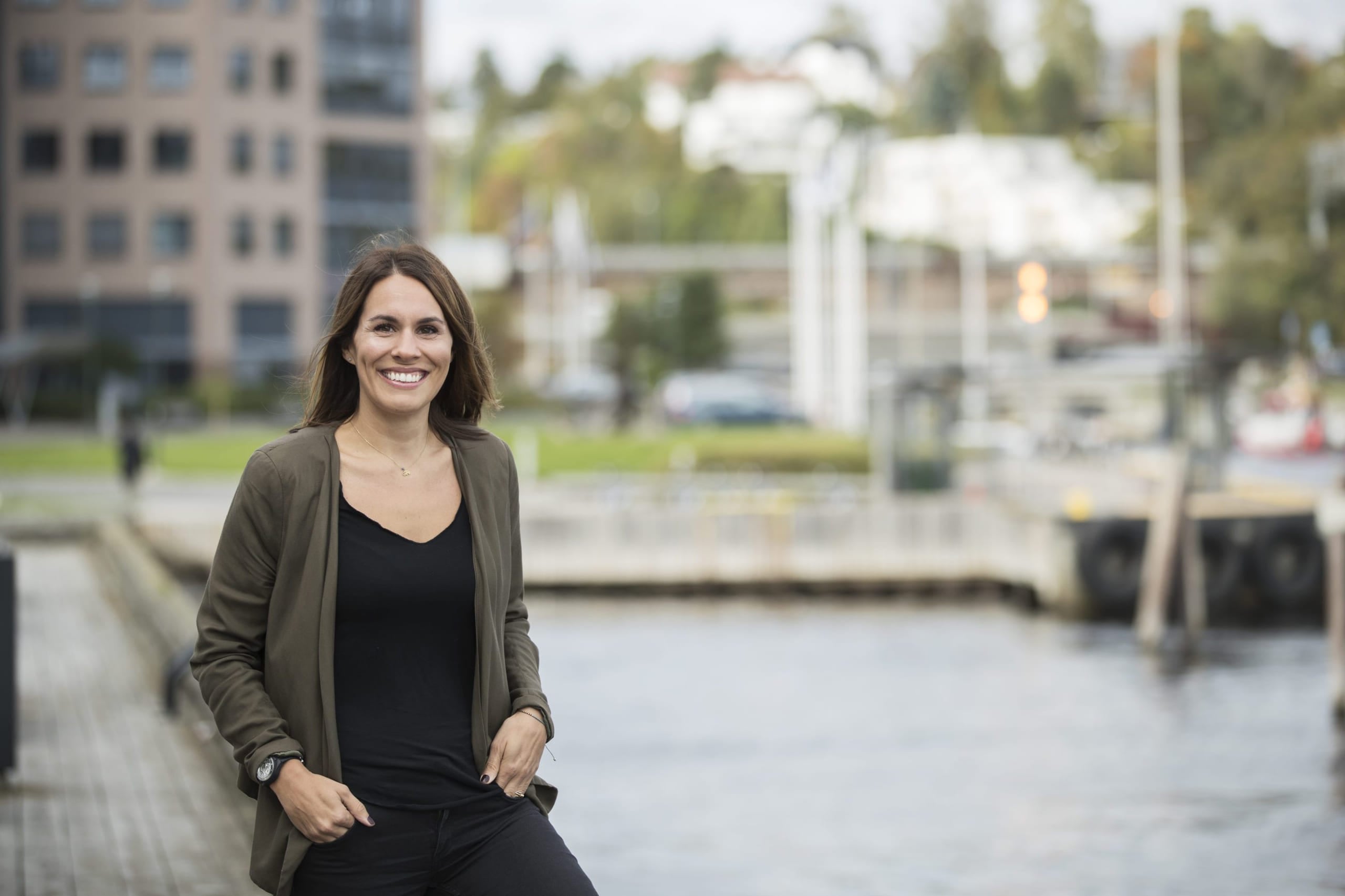 Lease firmabil eller ta opp billån – hva er egentlig best?